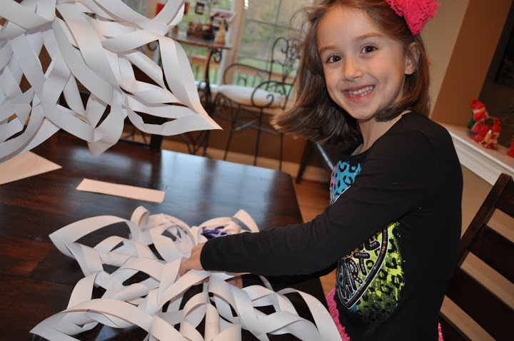 How to Make 3D Snowflakes - Classy Mommy