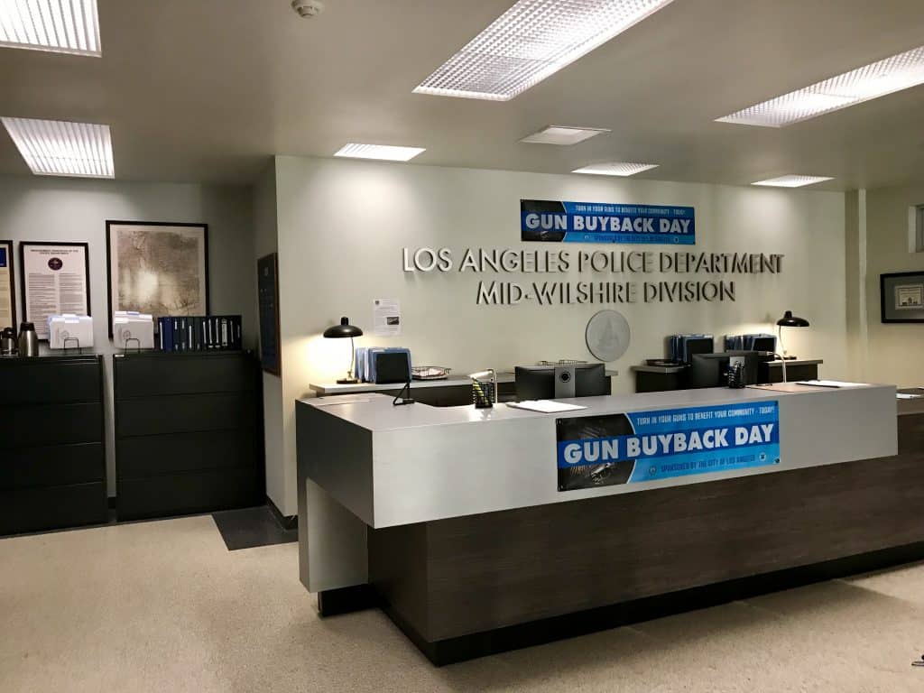 ABC Behind the Scenes Photos on Set of The Rookie with Nathan Fillion ...